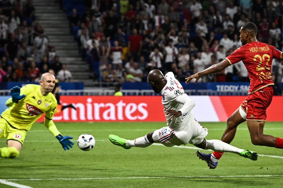 Leeds want to snap up 'excellent' striker on a free transfer, he's got ...