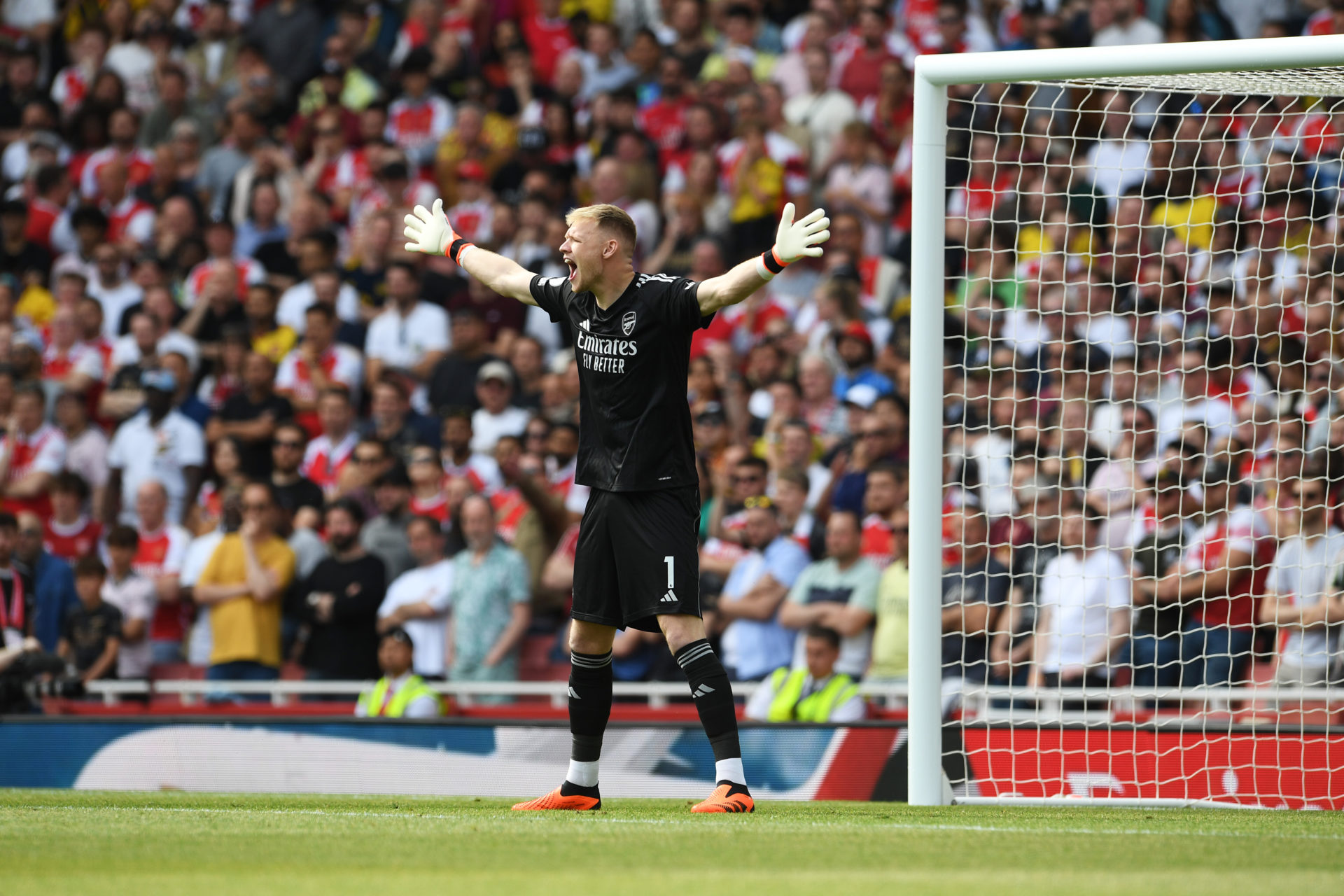 Aaron Ramsdale absolutely furious with 24-year-old Arsenal teammate ...