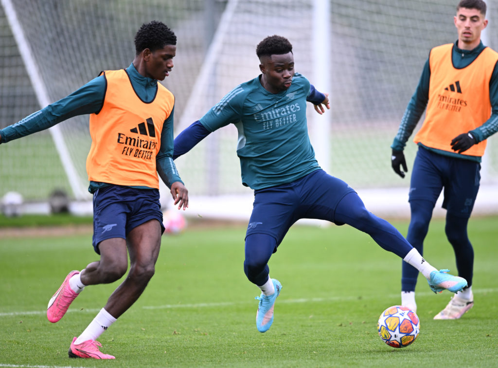 Mikel Arteta tries to nutmeg 17-year-old Arsenal youngster in training ... Mikel Arteta tries to nutmeg 17-year-old Arsenal youngster in training ...