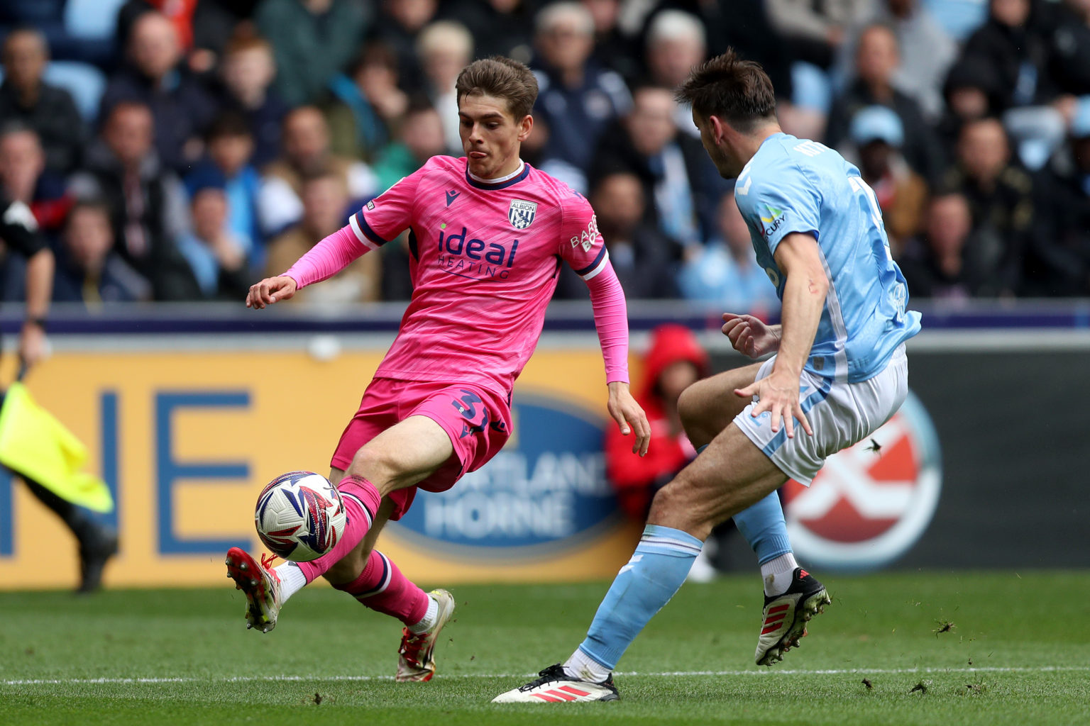 What sources are now saying about Everton target Tom Fellows that will ...